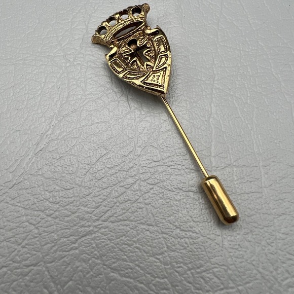 Jewelry | Vintage Stickpin Crown Shield Gold Tone Pin | Poshmark